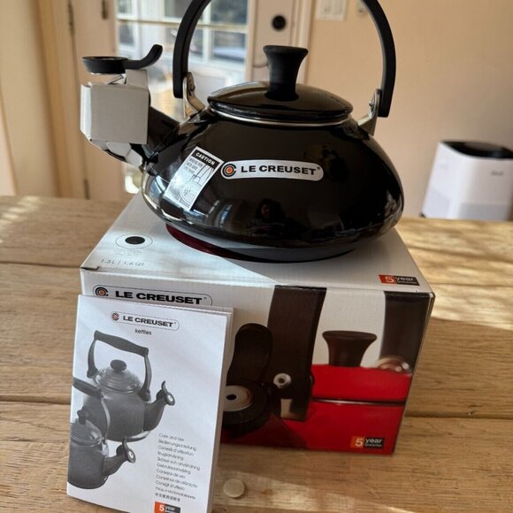 Le Creuset | Kitchen | Le Creuset Zen Enameled Steel Kettle 6 Quart 15l ...